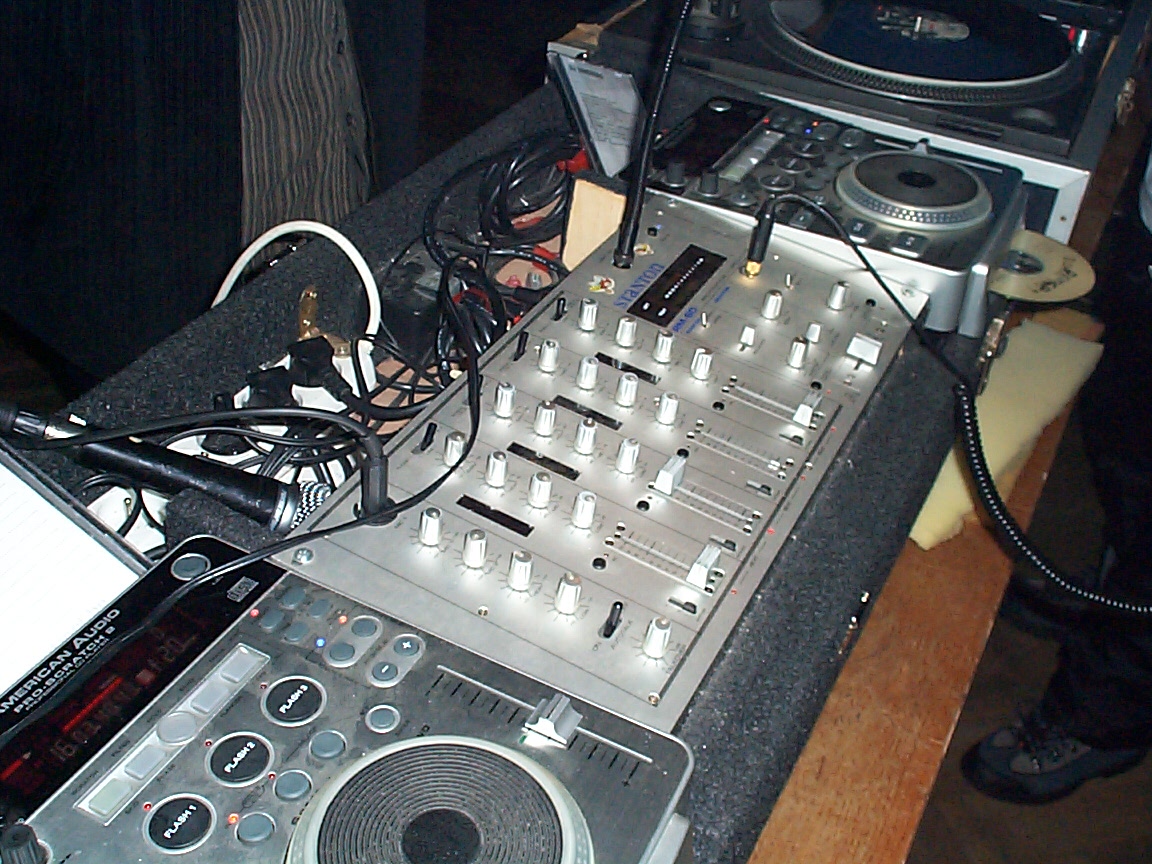 Fotogaléria :: DJ DEE